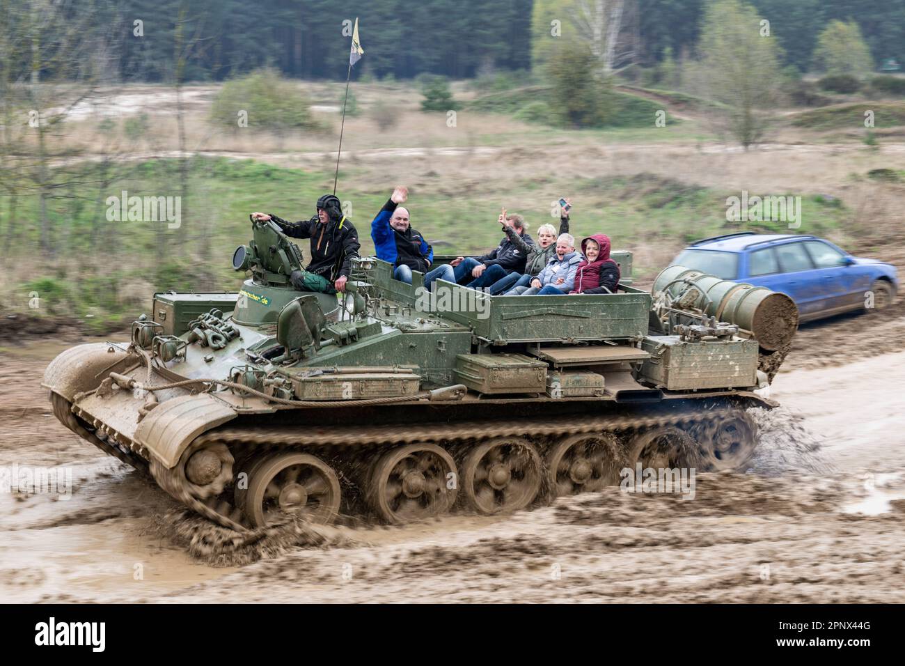 PRODUKTION – 15. April 2023, Brandenburg, Steinhöfel: Torsten Adam (von ...
