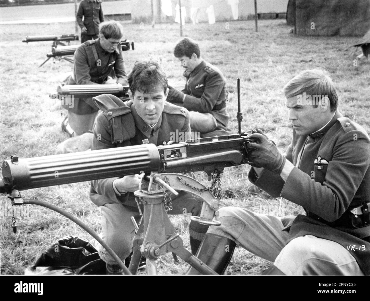 DON STROUD und German Pilots Machine Gun Practice in VON RICHTHOFEN und ...