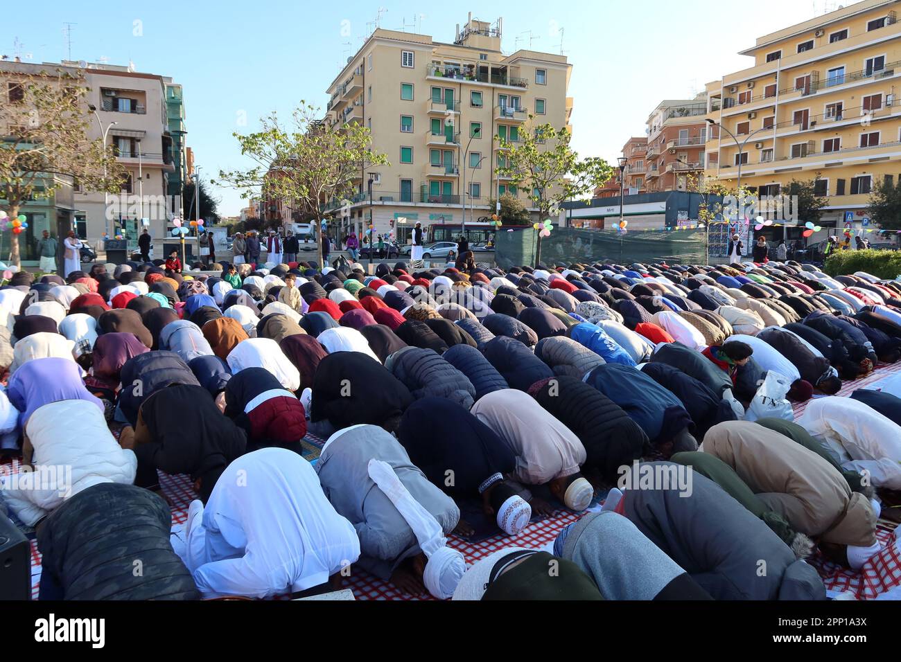 Rom, Italien. 21. April 2023. Muslimische Gemeinden feiern am 21 2023. April das Eid al Fitr ...
