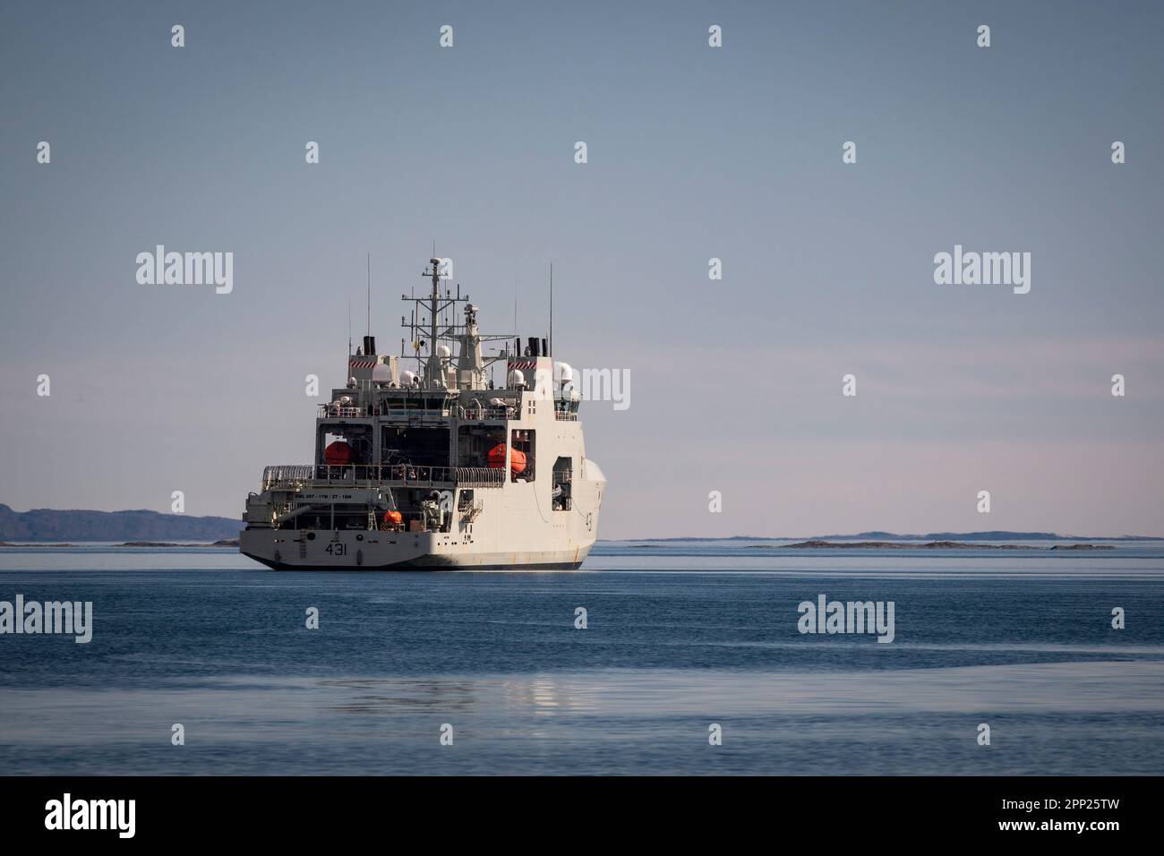 Royal Canadian Navy Arctic Patrol Schiff HMCS Margaret Brooke besucht ...