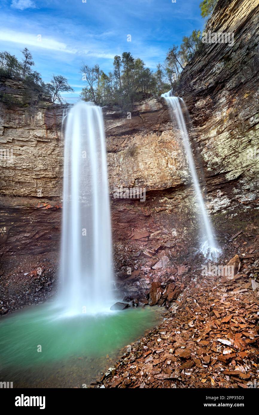 Dramatisches Bild eines Wasserfalls im State Park von Fall Creek im ...