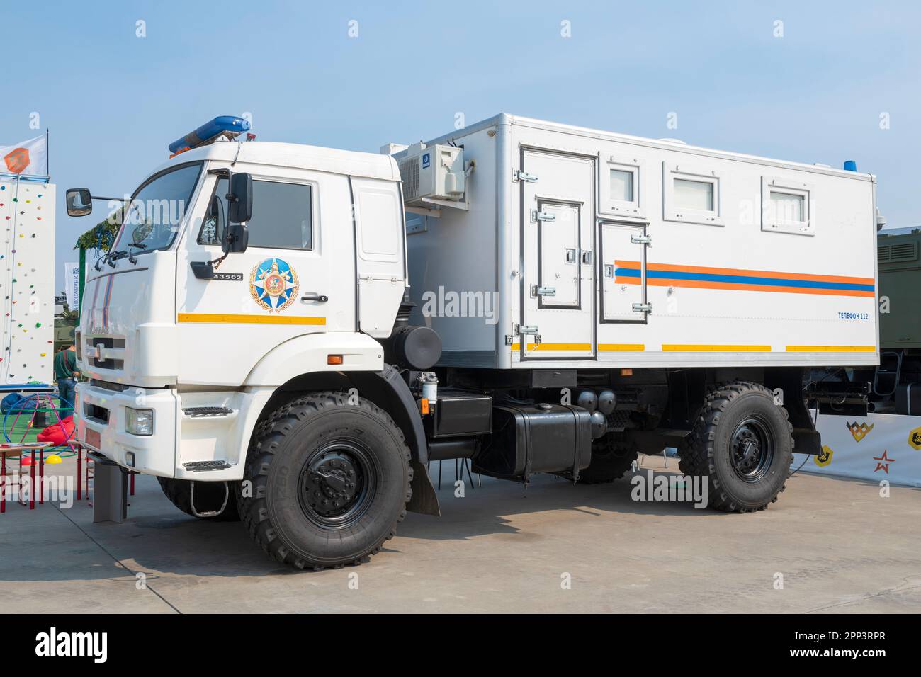 MOSKAU REGION, RUSSLAND - 18. AUGUST 2022: Rettungsfahrzeug auf Basis ...
