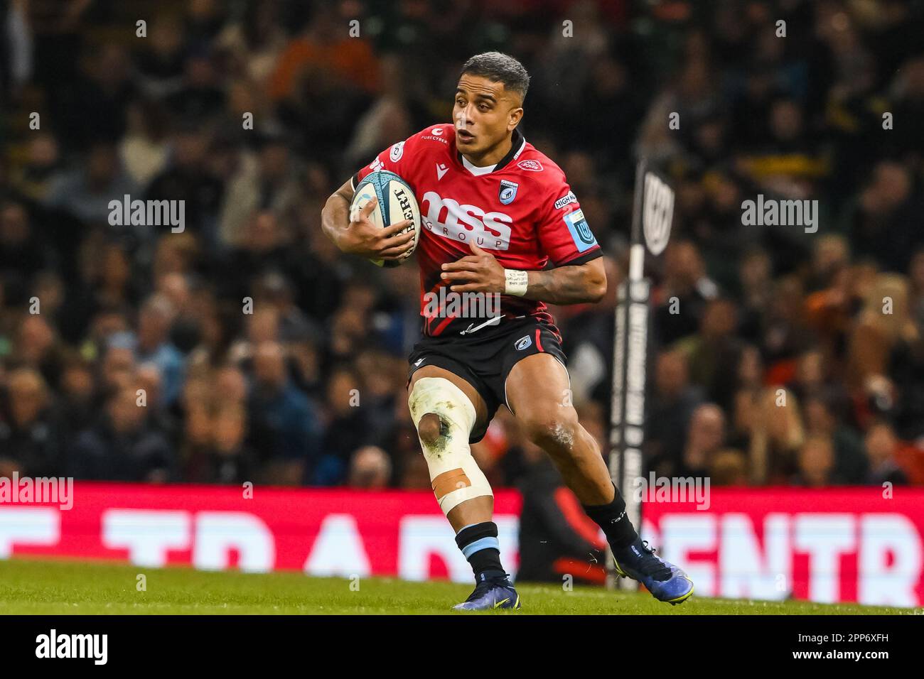 Rey Lee-Lo aus Cardiff macht eine Pause beim United Rugby Championship ...