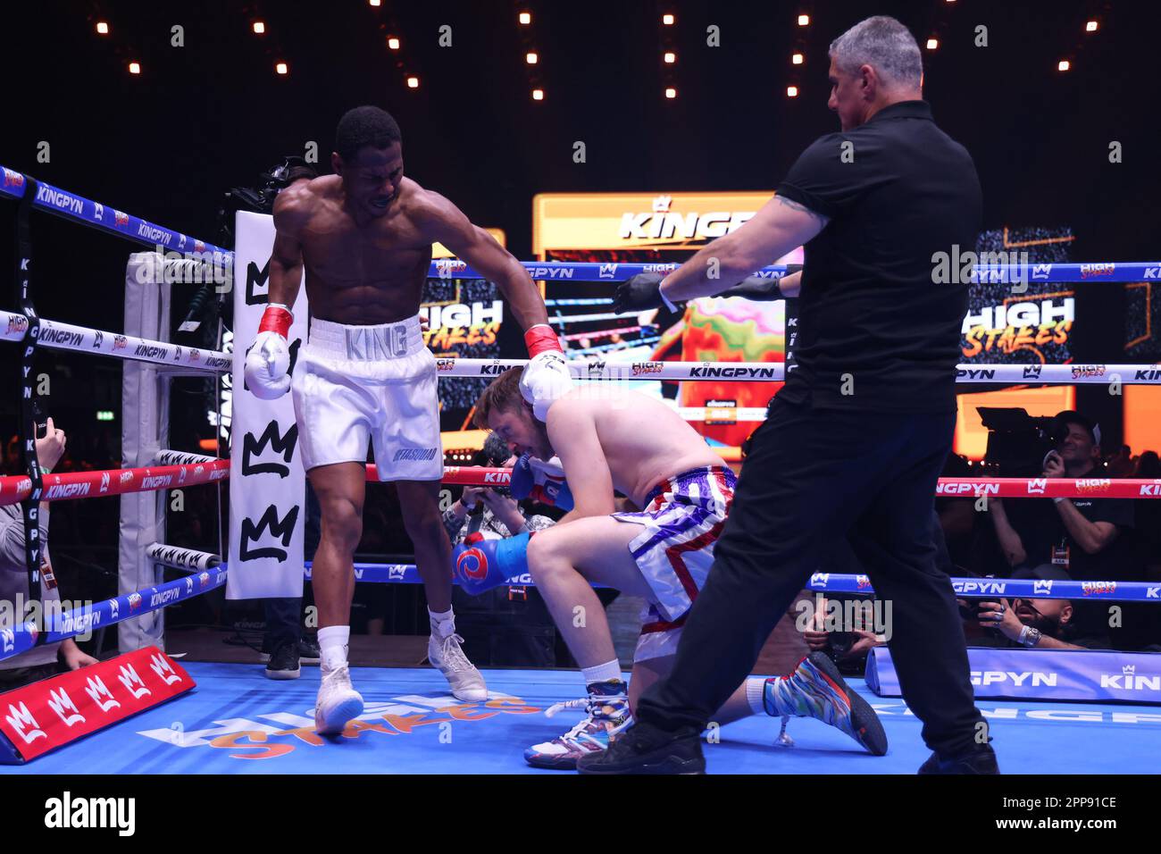 Kenny ojuederie -Fotos und -Bildmaterial in hoher Auflösung – Alamy