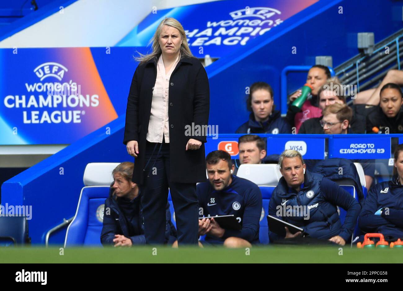 Chelsea Managerin Emma Hayes beim Halbfinale der UEFA Women's Champions ...