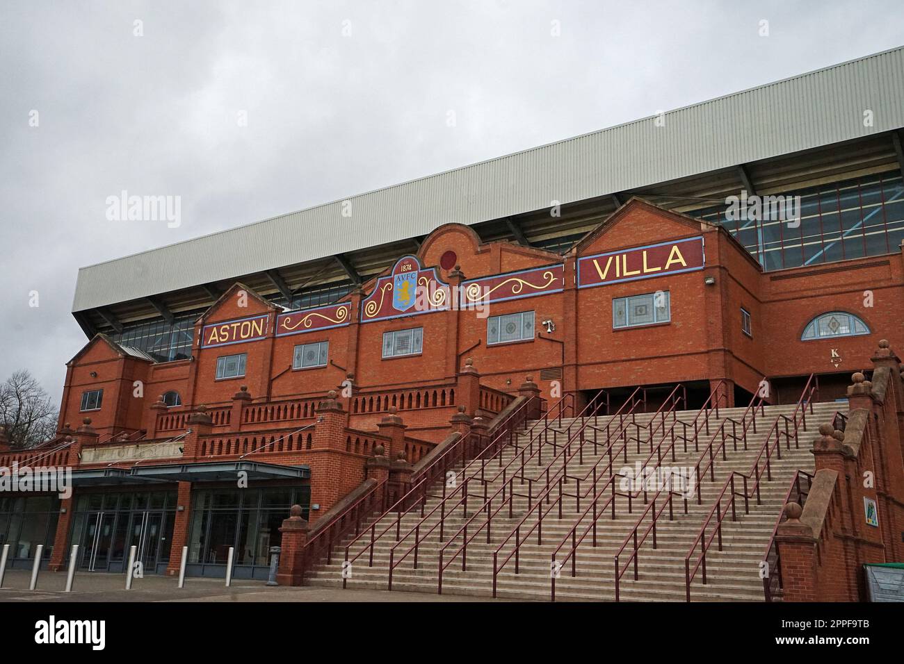 Villa park fußballstadion -Fotos und -Bildmaterial in hoher Auflösung ...