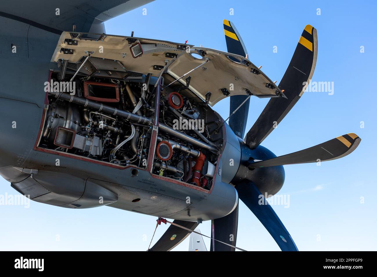 BERLIN, DEUTSCHLAND - 23. JUNI 2022: Turboprop-Motor Europrop TP400-D6 ...