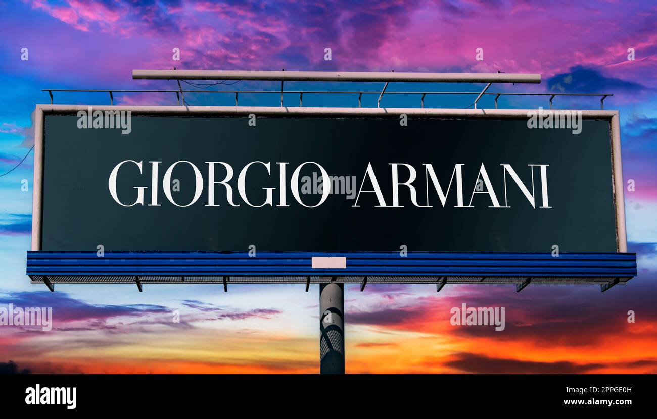 Armani billboard -Fotos und -Bildmaterial in hoher Auflösung – Alamy