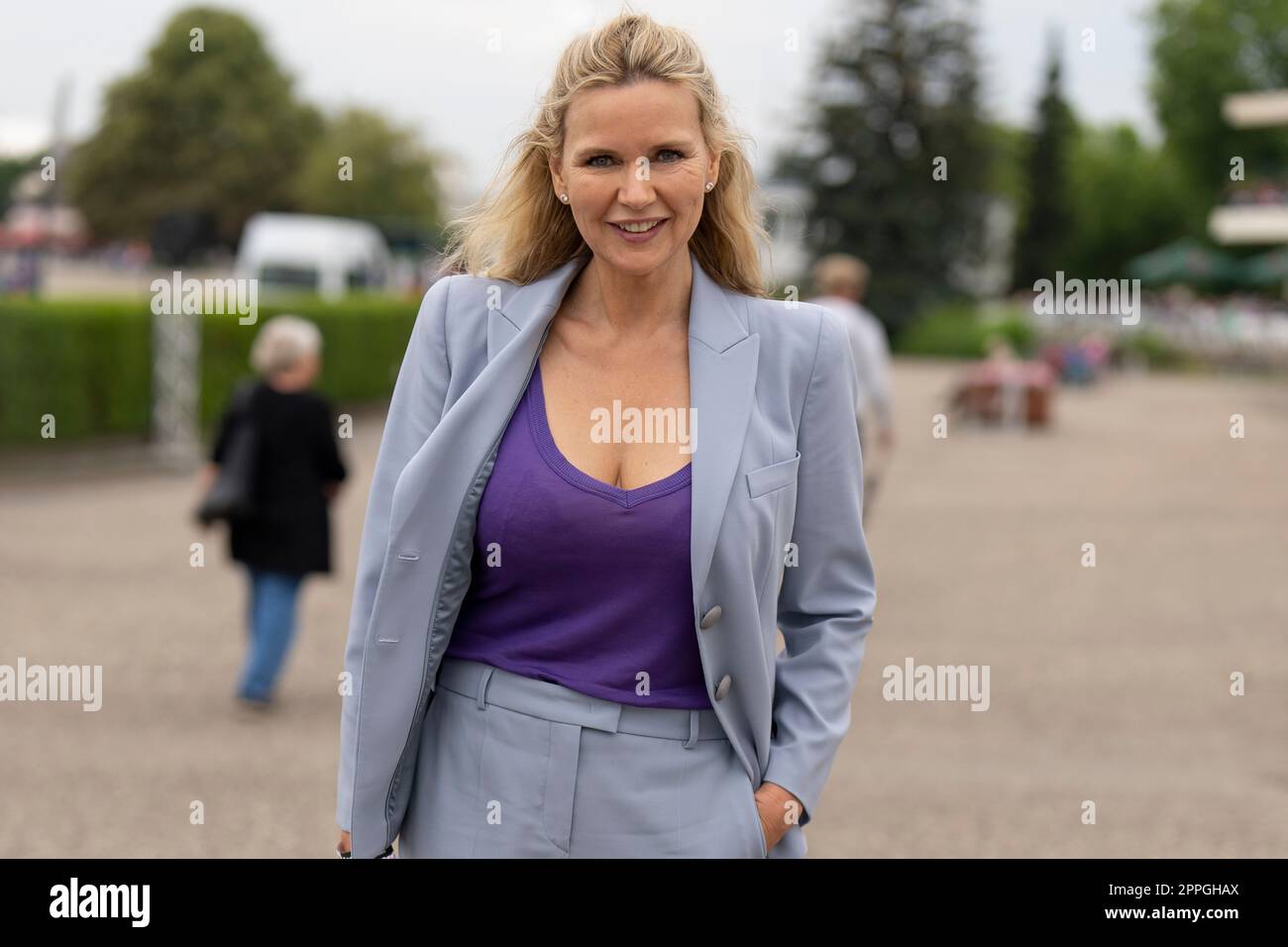 Deutsches trabendderby 2022 -Fotos und -Bildmaterial in hoher Auflösung – Alamy