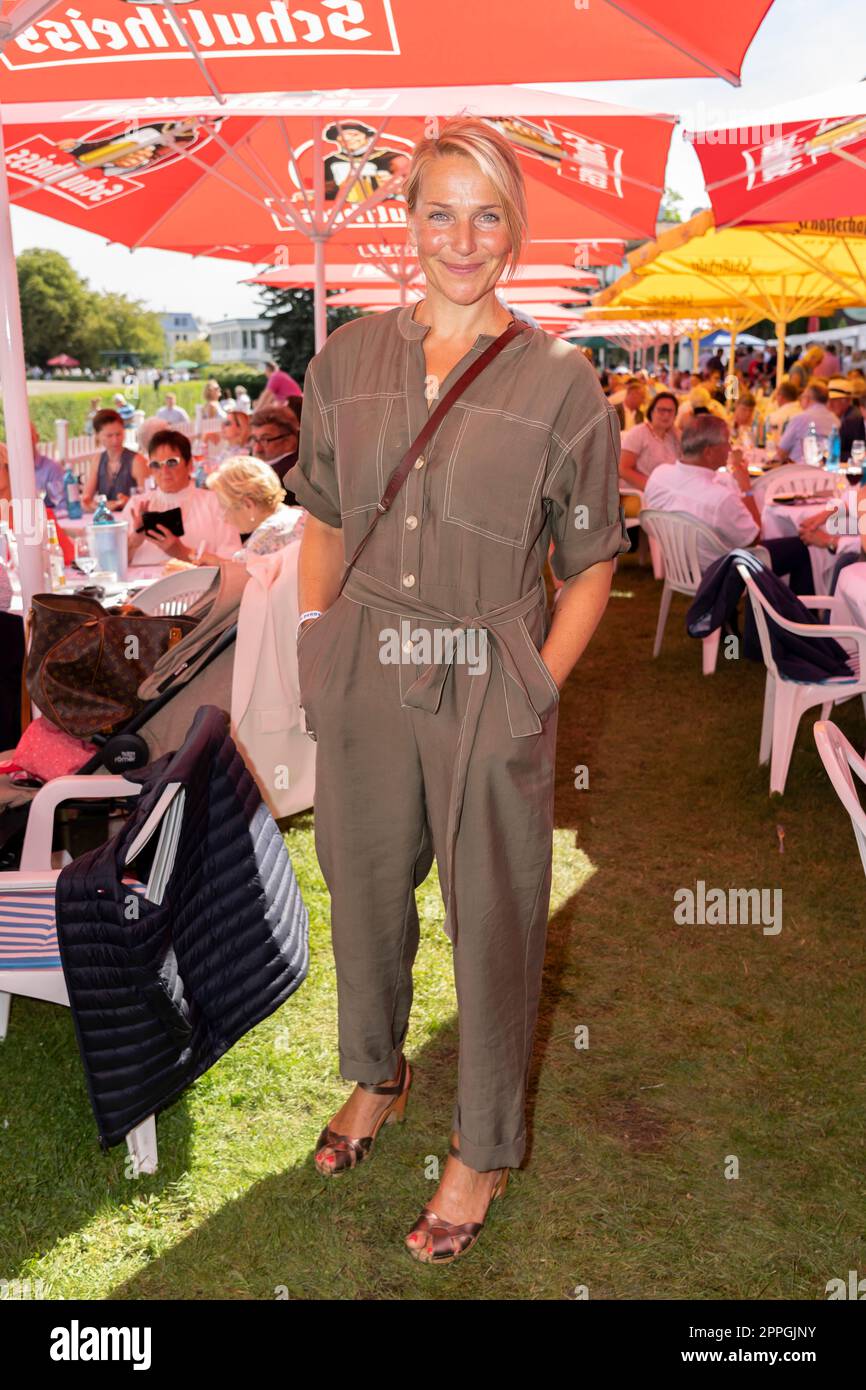 Deutsches trabendderby 2022 -Fotos und -Bildmaterial in hoher Auflösung – Alamy