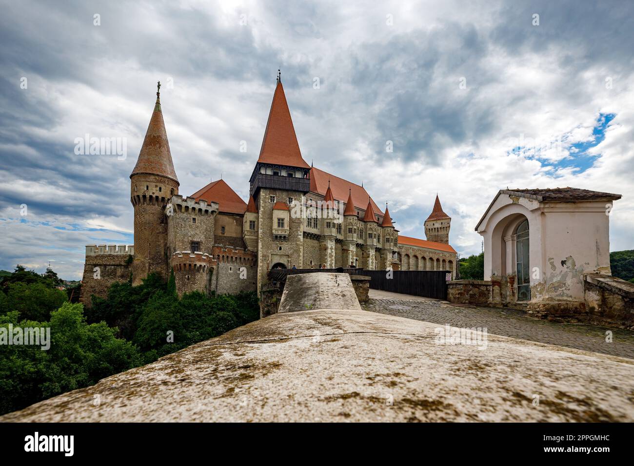 Burg hunedoara -Fotos und -Bildmaterial in hoher Auflösung – Alamy