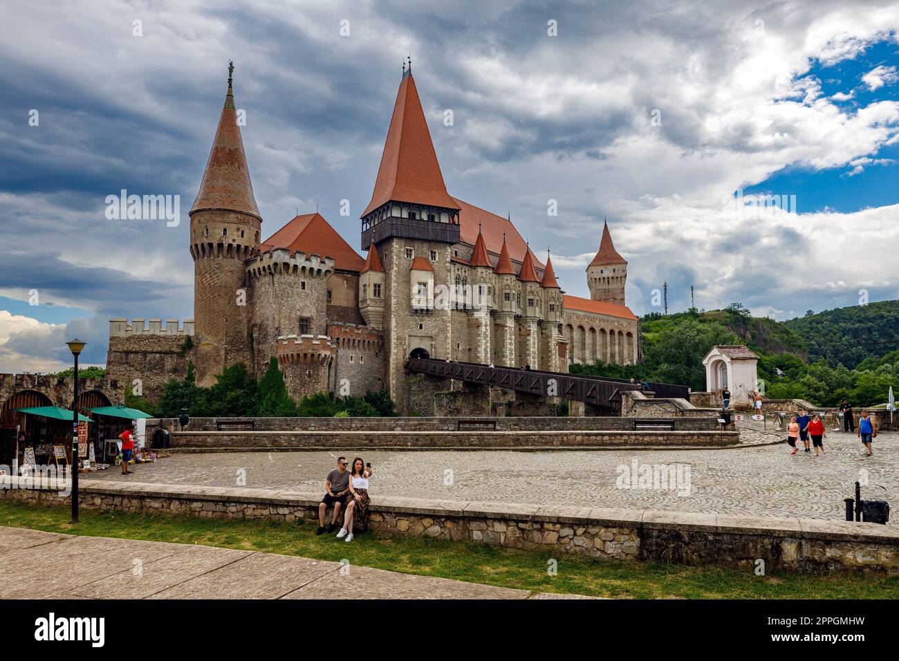 Burg hunedoara -Fotos und -Bildmaterial in hoher Auflösung – Alamy
