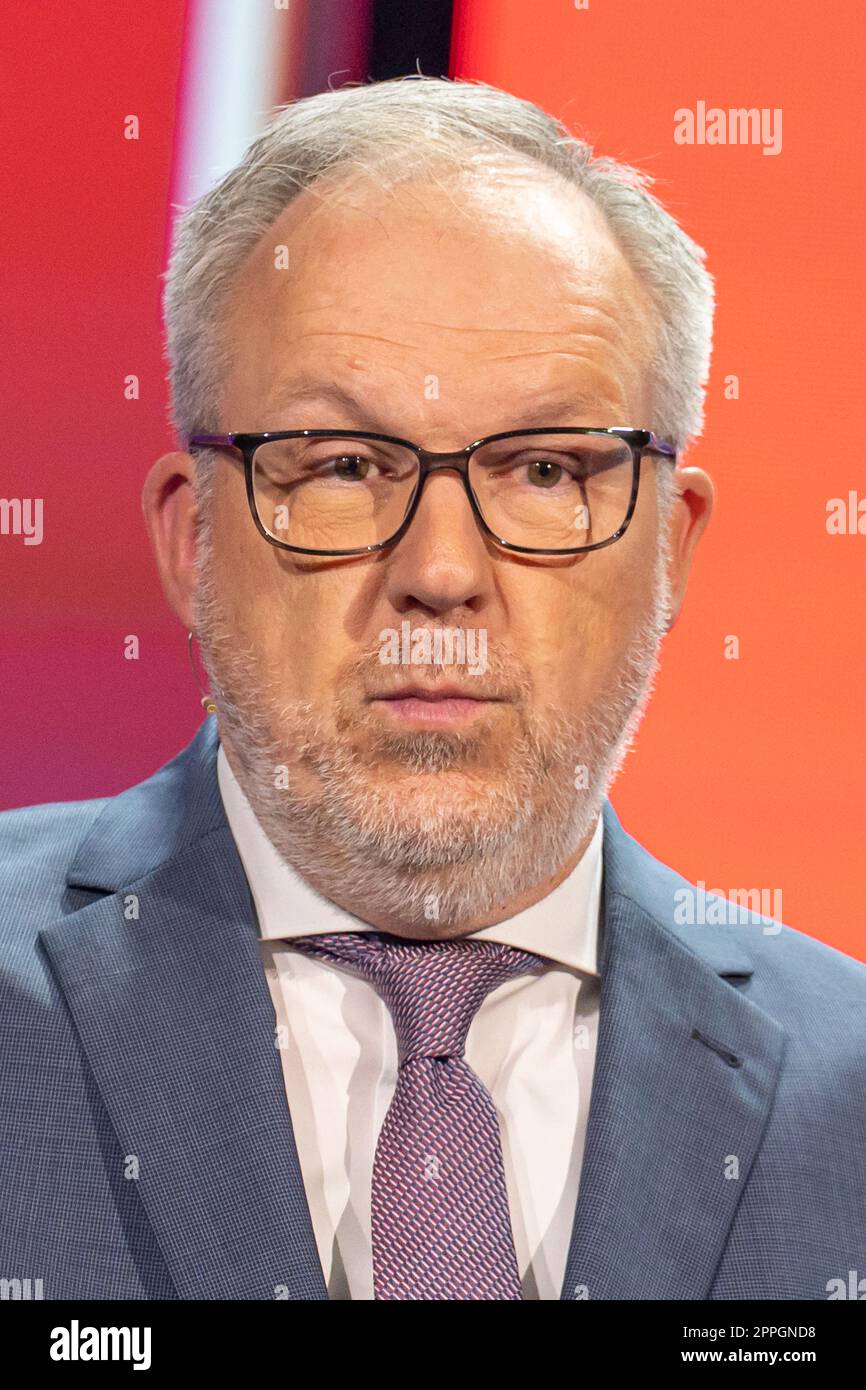 Senior vice president ifa -Fotos und -Bildmaterial in hoher Auflösung ...