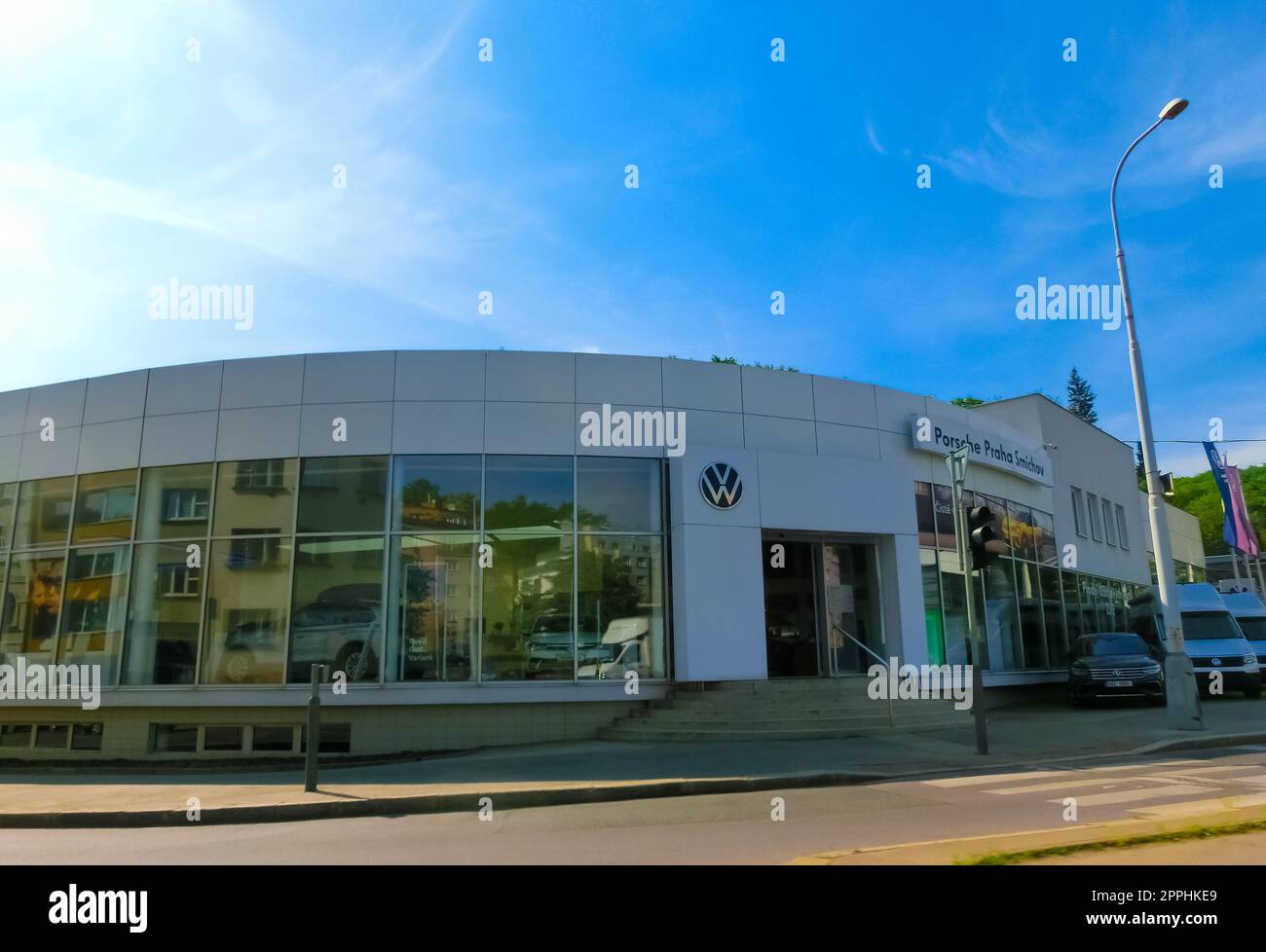 Prag, Tschechien - 11. Mai 2022: Die Porsche AG mit Hauptsitz in ...