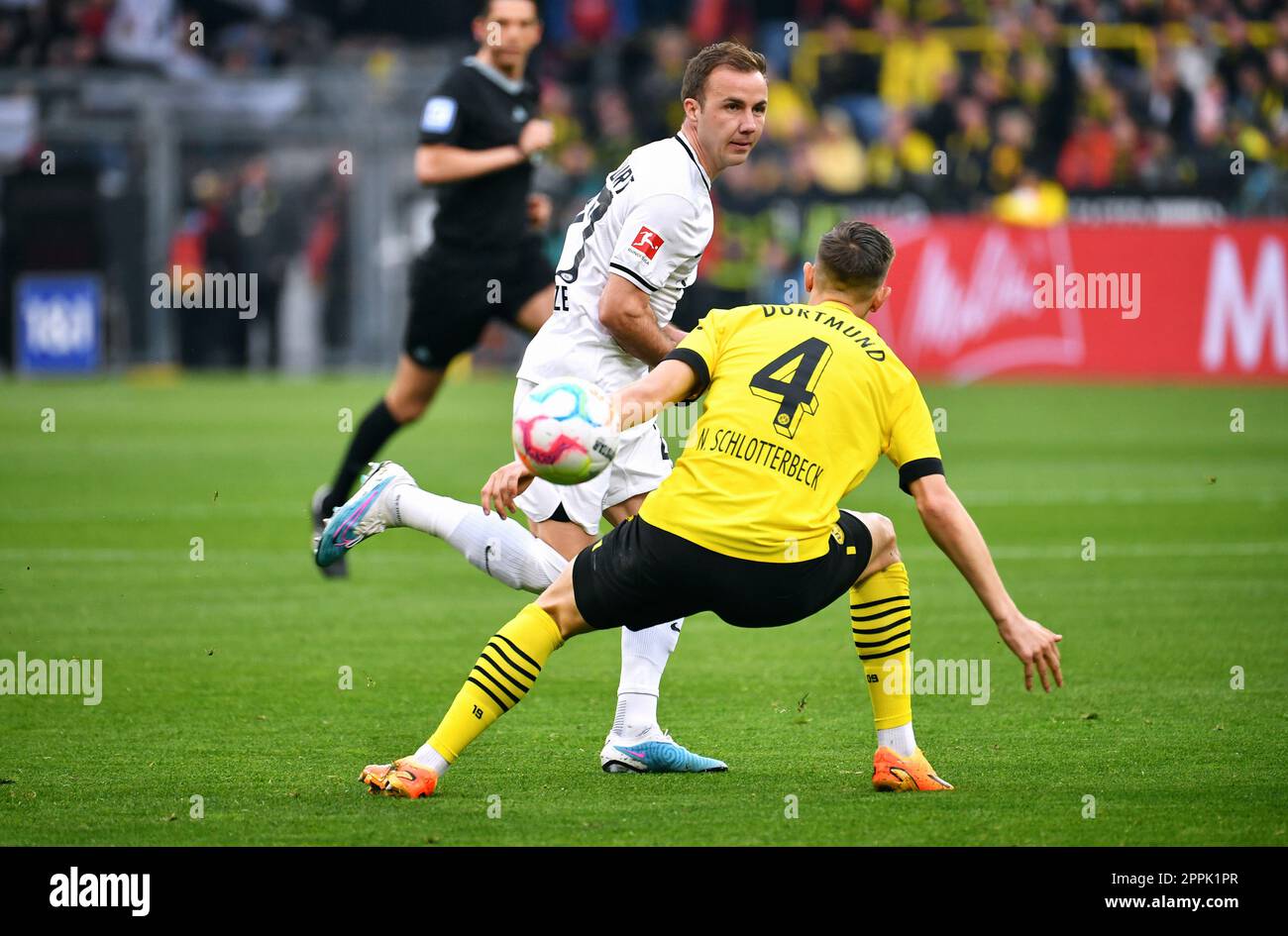 Bundesliga, Signal Iduna Park Dortmund: Borussia Dortmund vs. Eintracht ...