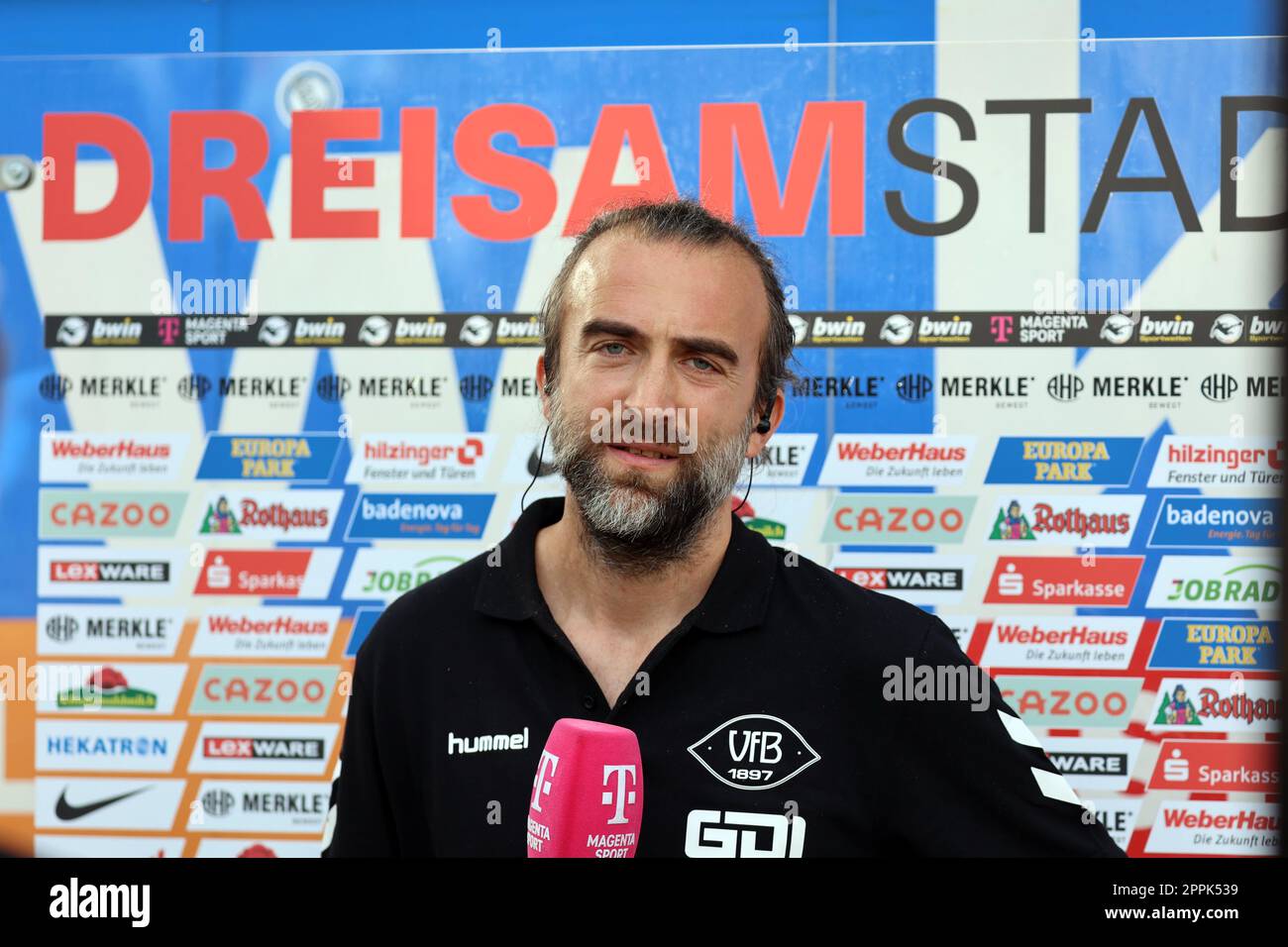 Trainer Dario Fossi (VfB Oldenburg) beim Spiel der 3. FBL: 22-23: 14 ...