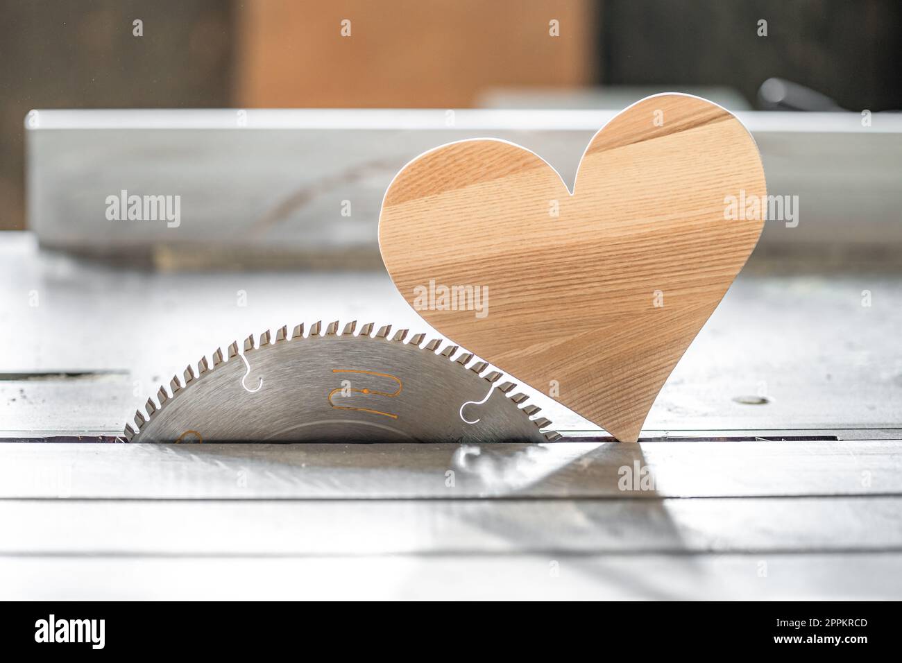 Kreisförmig aus holz -Fotos und -Bildmaterial in hoher Auflösung – Alamy