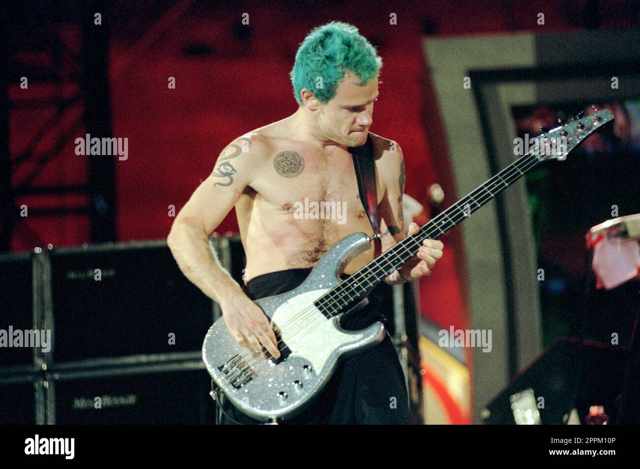 Verona Italien 1999-04-09: Die Red Hot Chili Peppers Band in der ...
