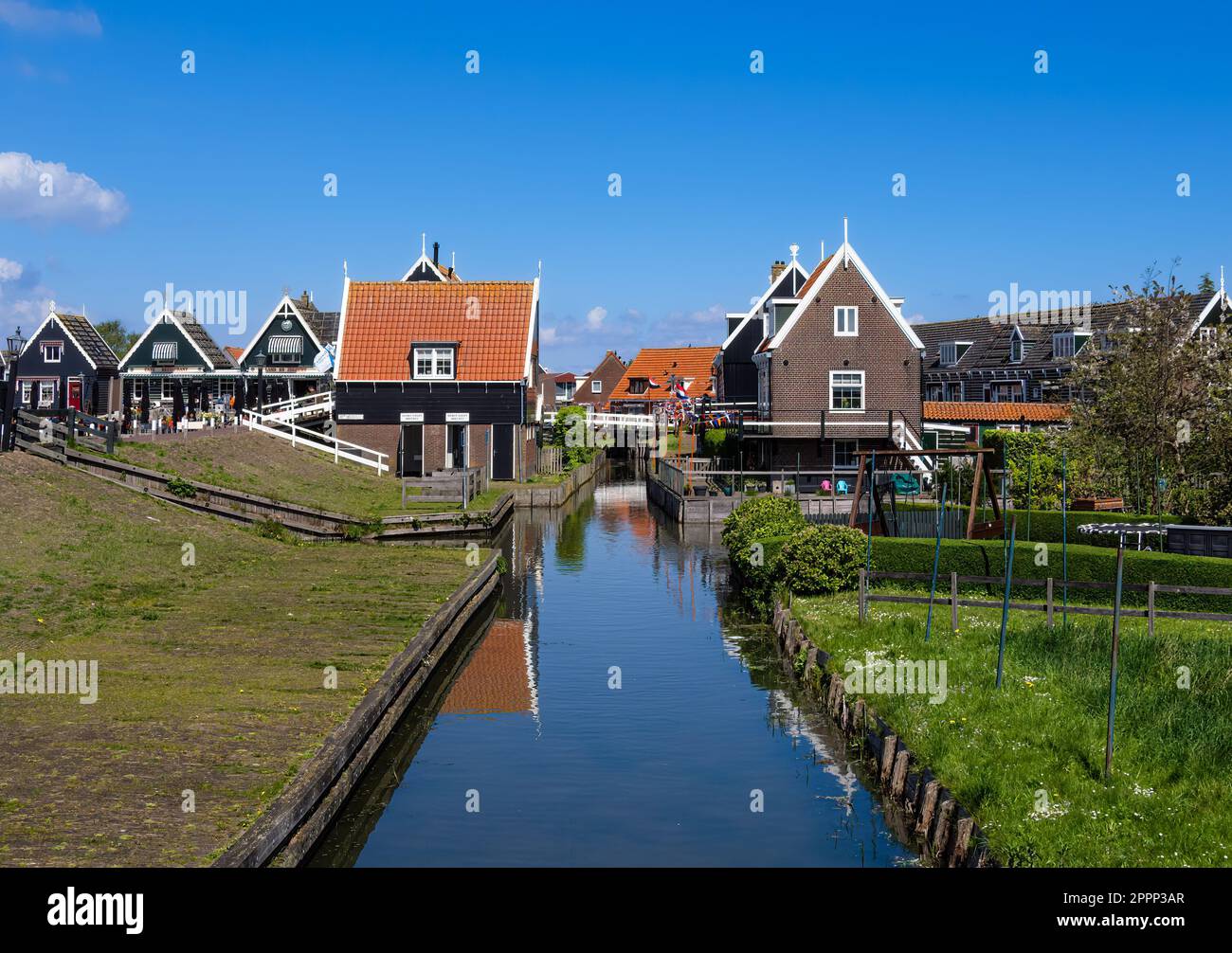 Marken, Niederlande - 26. April 2022: Ein Dorf in den Niederlanden ...