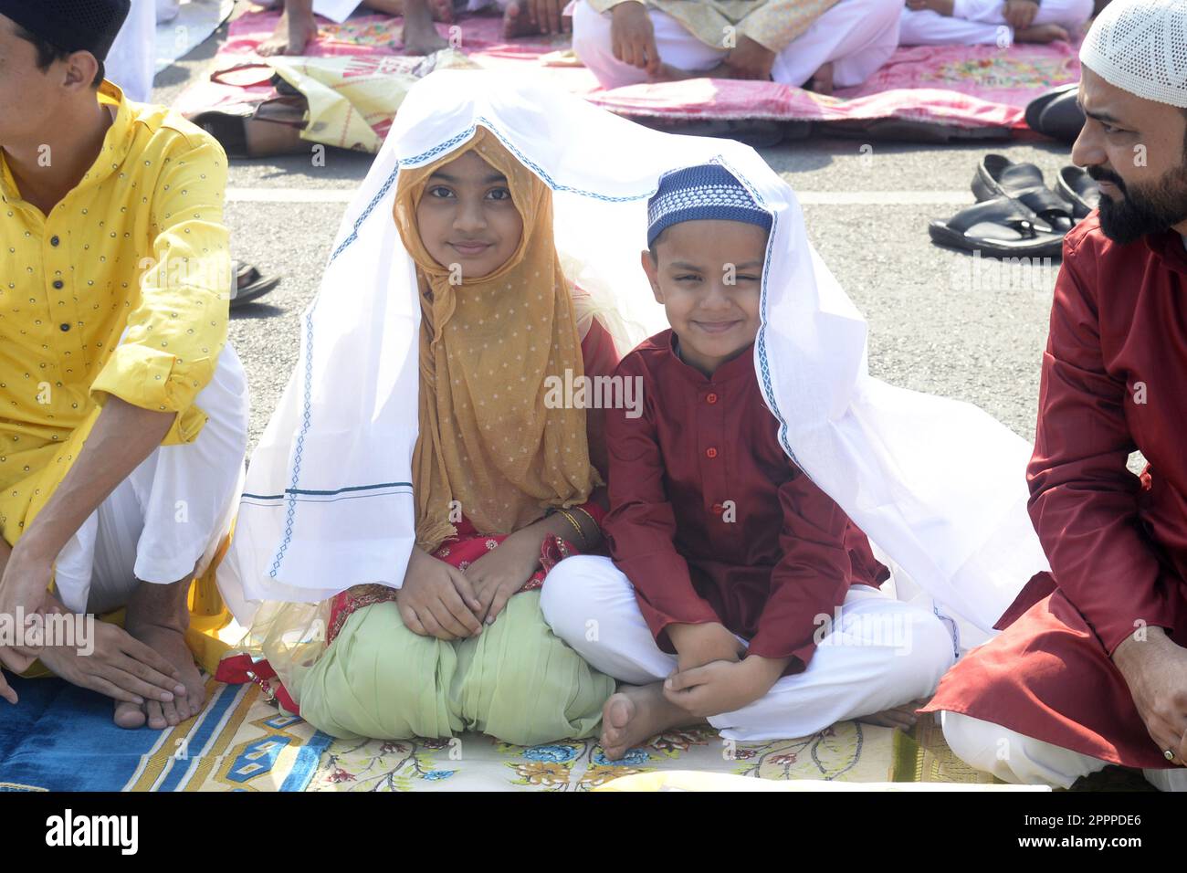 Kalkutta, Indien. 22. April 2023. Kinder kommen vor Namaz oder dem ...