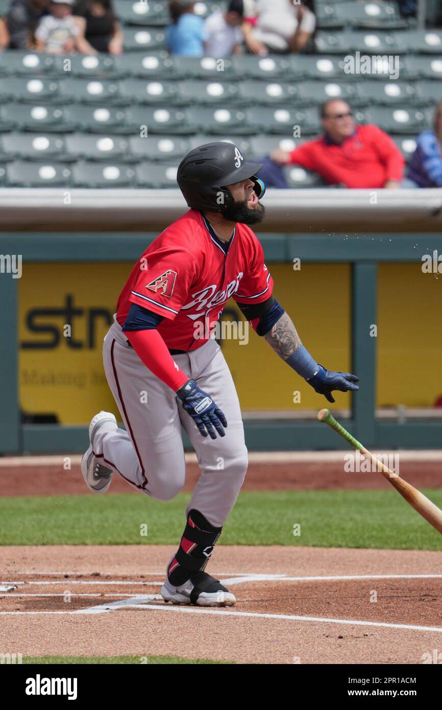 April 22 2023: Reno Third Baseman Emmanuel Rivera (15) erhält einen Hit ...