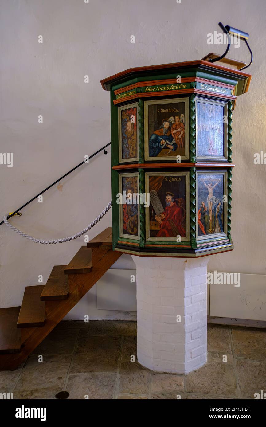 Kanzel von Sankt OLS Kirke, English Sankt Olaf's Church, im Dorf Olsker ...