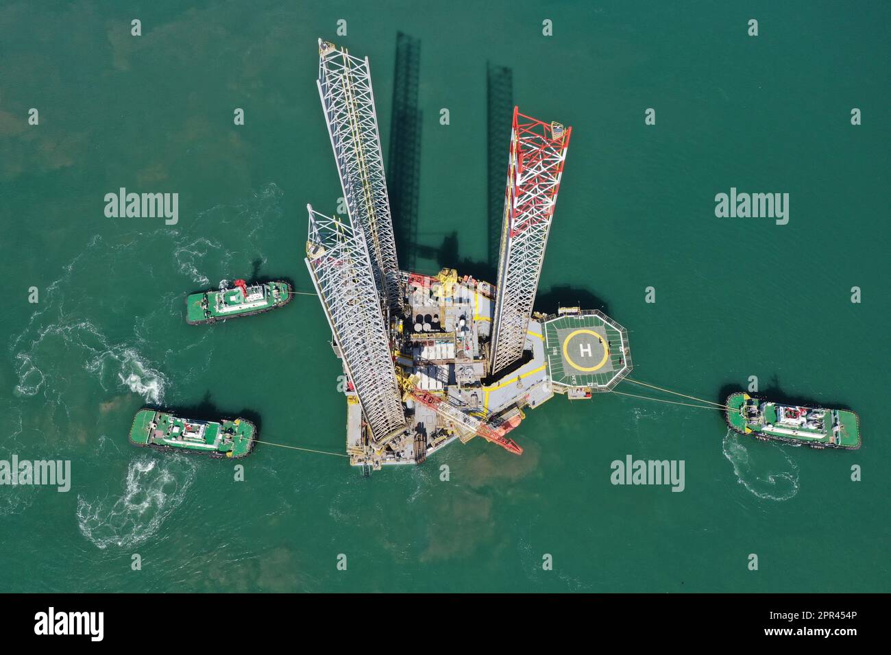 YANTAI, CHINA - 26. APRIL 2023 - der mitgelieferte „Bay Drill 3 ...