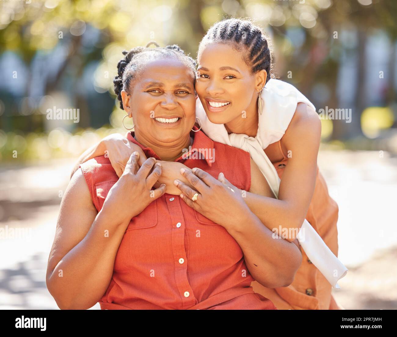 Schöne reife dame -Fotos und -Bildmaterial in hoher Auflösung – Alamy