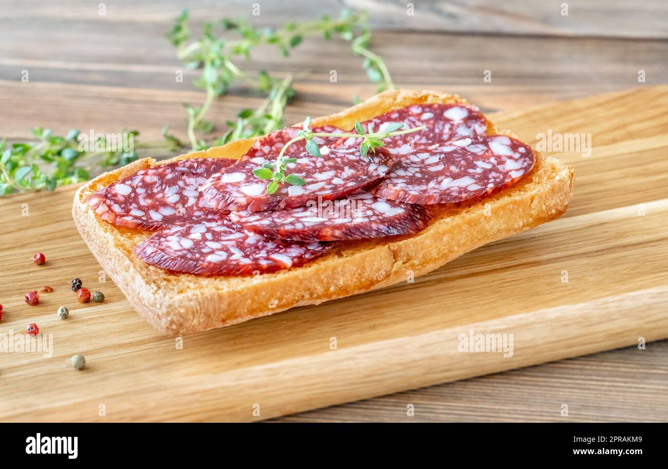 Wurst fleisch sandwich -Fotos und -Bildmaterial in hoher Auflösung – Alamy