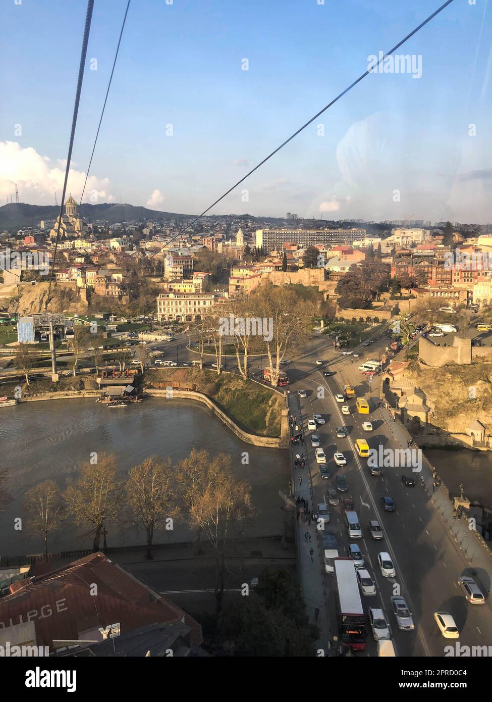Vertikaler Blick von der Standseilbahn auf die wunderschöne ...