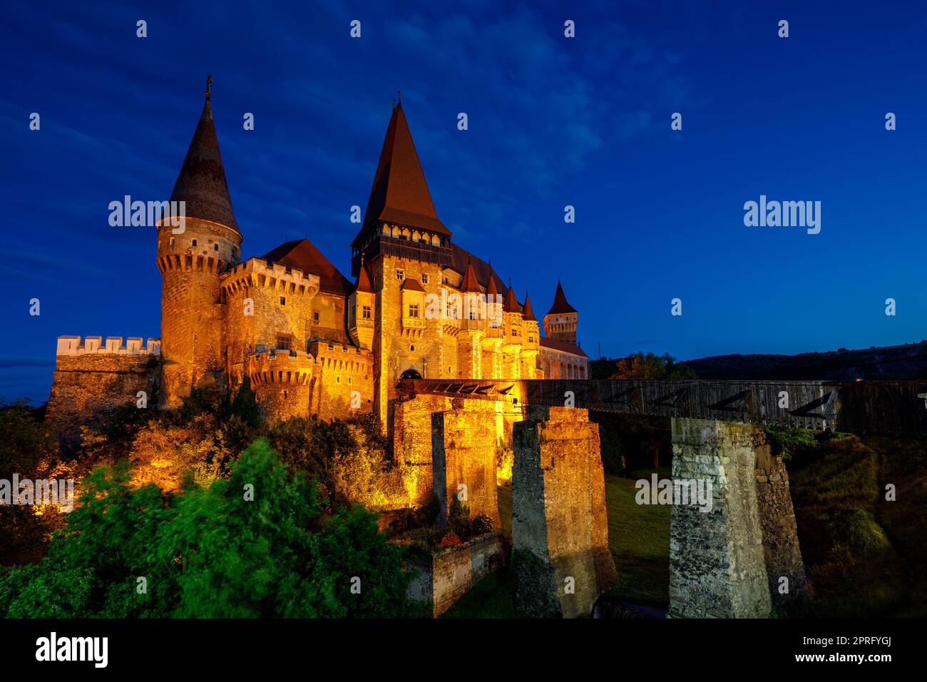 Burg hunedoara -Fotos und -Bildmaterial in hoher Auflösung – Alamy