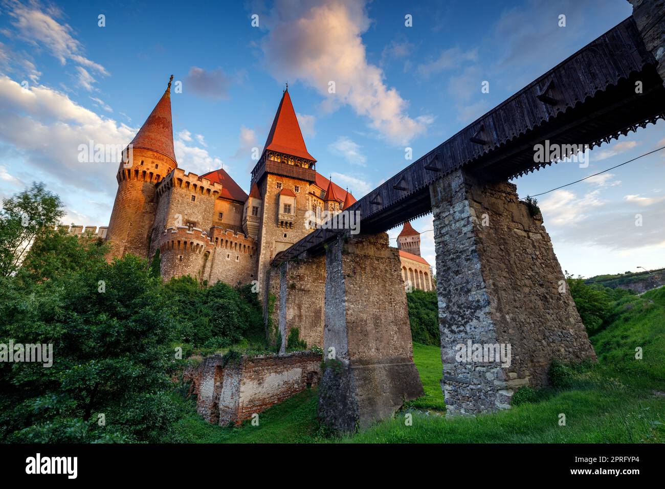 Burg hunedoara -Fotos und -Bildmaterial in hoher Auflösung – Alamy