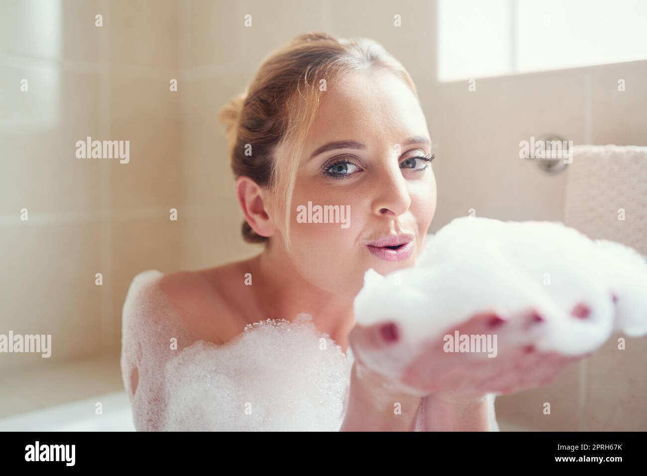 Entspannen Sie sich und lassen Sie Ihre Sorgen einfach in Ruhe. Porträt ...