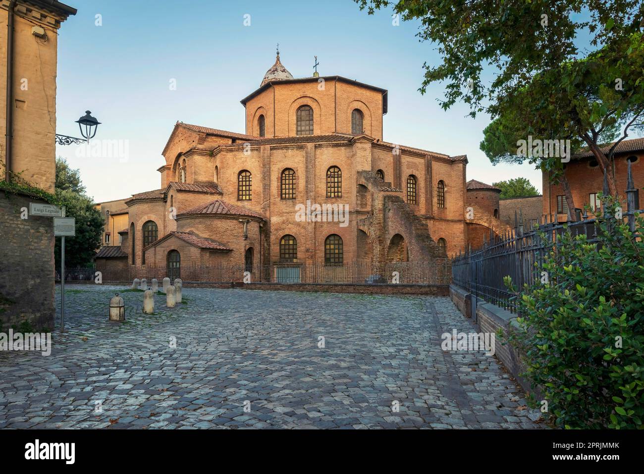 Basilica of san vitale -Fotos und -Bildmaterial in hoher Auflösung – Alamy