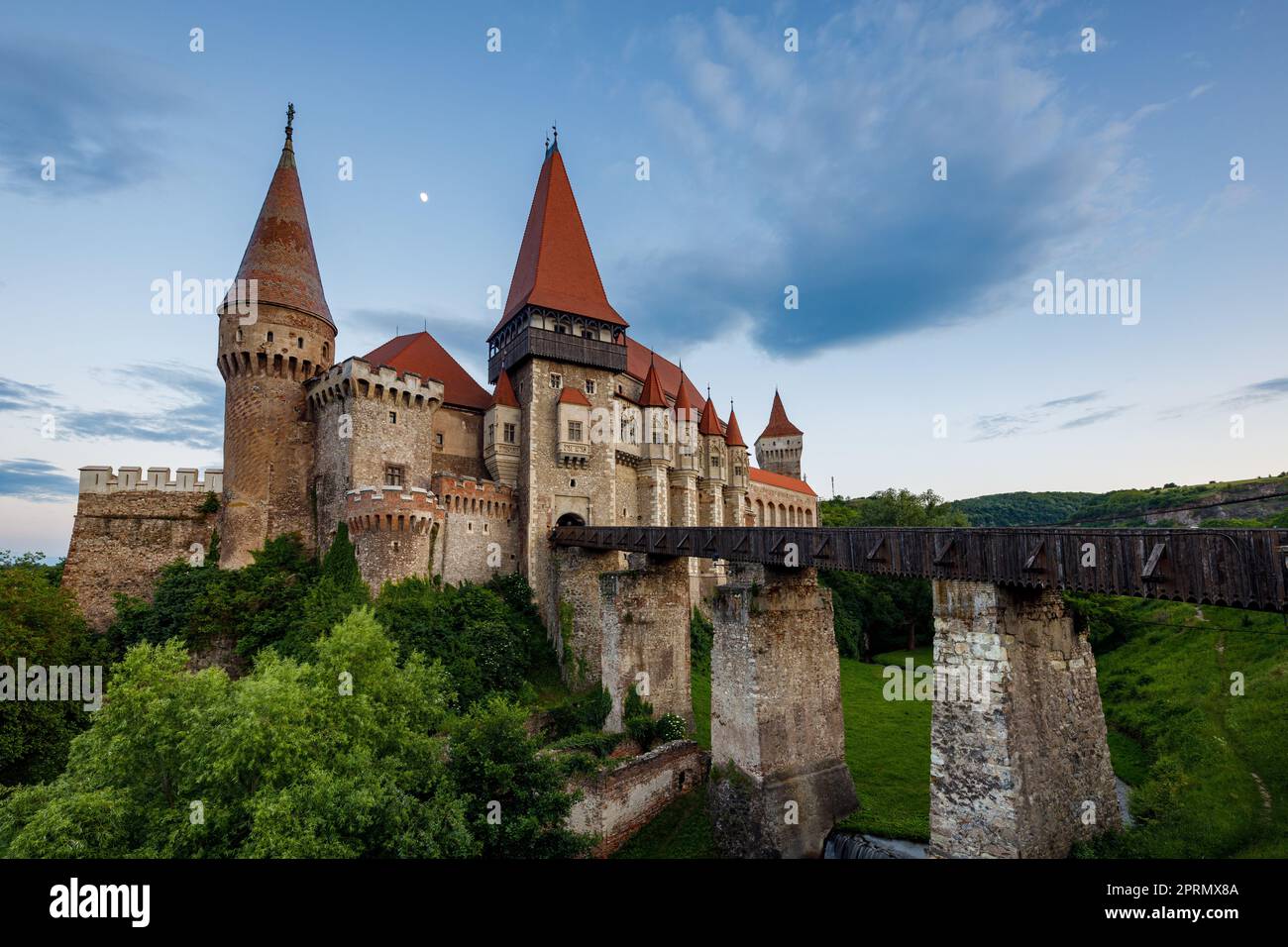 Burg hunedoara -Fotos und -Bildmaterial in hoher Auflösung – Alamy