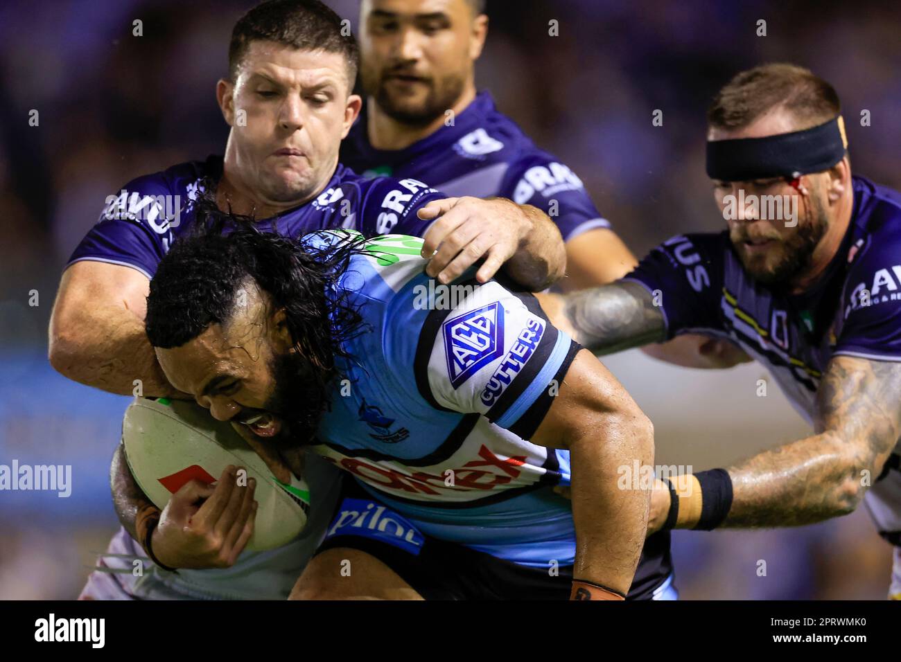 Siosifa Talakai of the Sharks wird im PointsBet Stadium in Sydney am ...