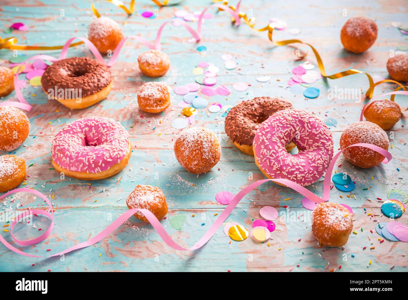 Traditioneller Berliner für Fasching und Party. Deutsch Krapfen oder ...