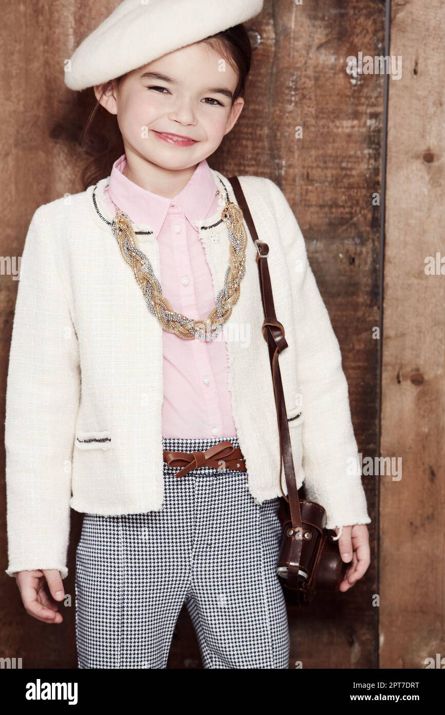Coco chanel as kid -Fotos und -Bildmaterial in hoher Auflösung – Alamy
