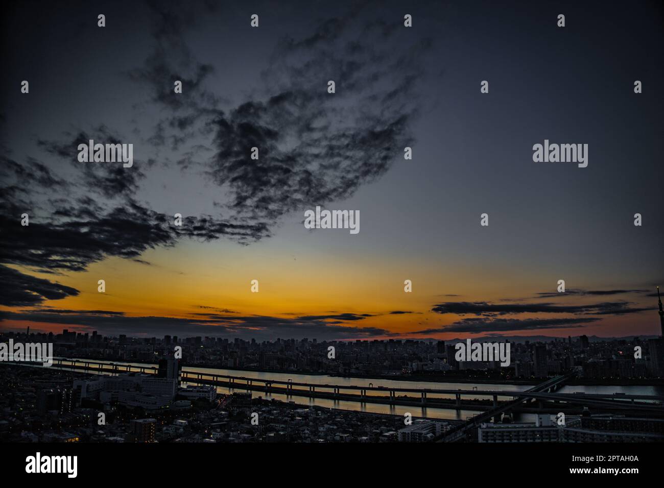 Metropolitan expressway central loop line -Fotos und -Bildmaterial in ...