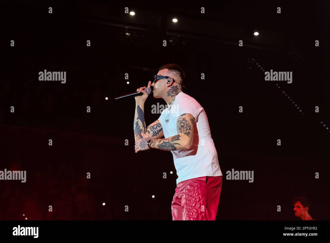 Lazza rapper -Fotos und -Bildmaterial in hoher Auflösung – Alamy