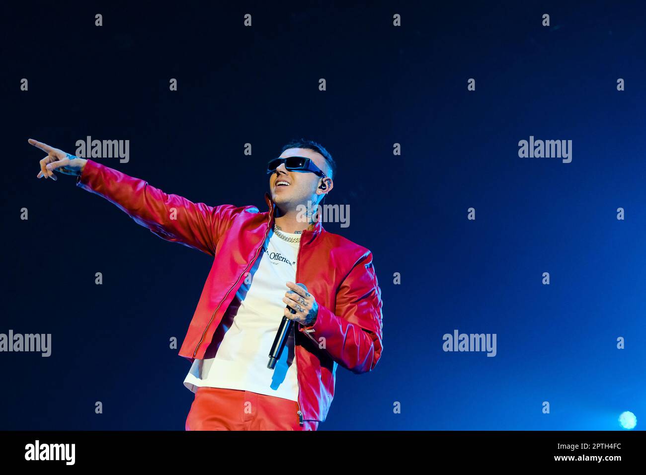 Lazza rapper -Fotos und -Bildmaterial in hoher Auflösung – Alamy