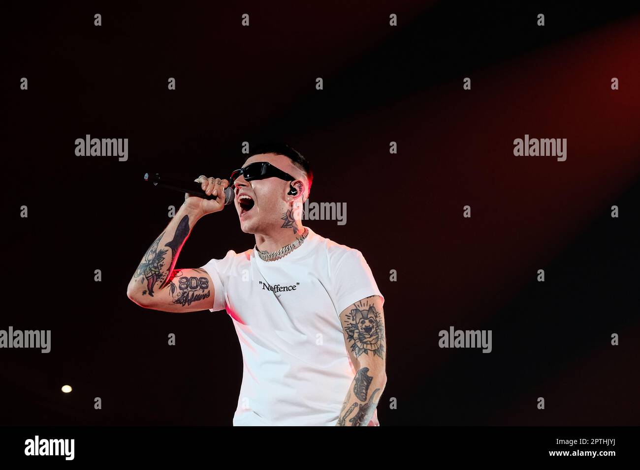 Lazza rapper -Fotos und -Bildmaterial in hoher Auflösung – Alamy