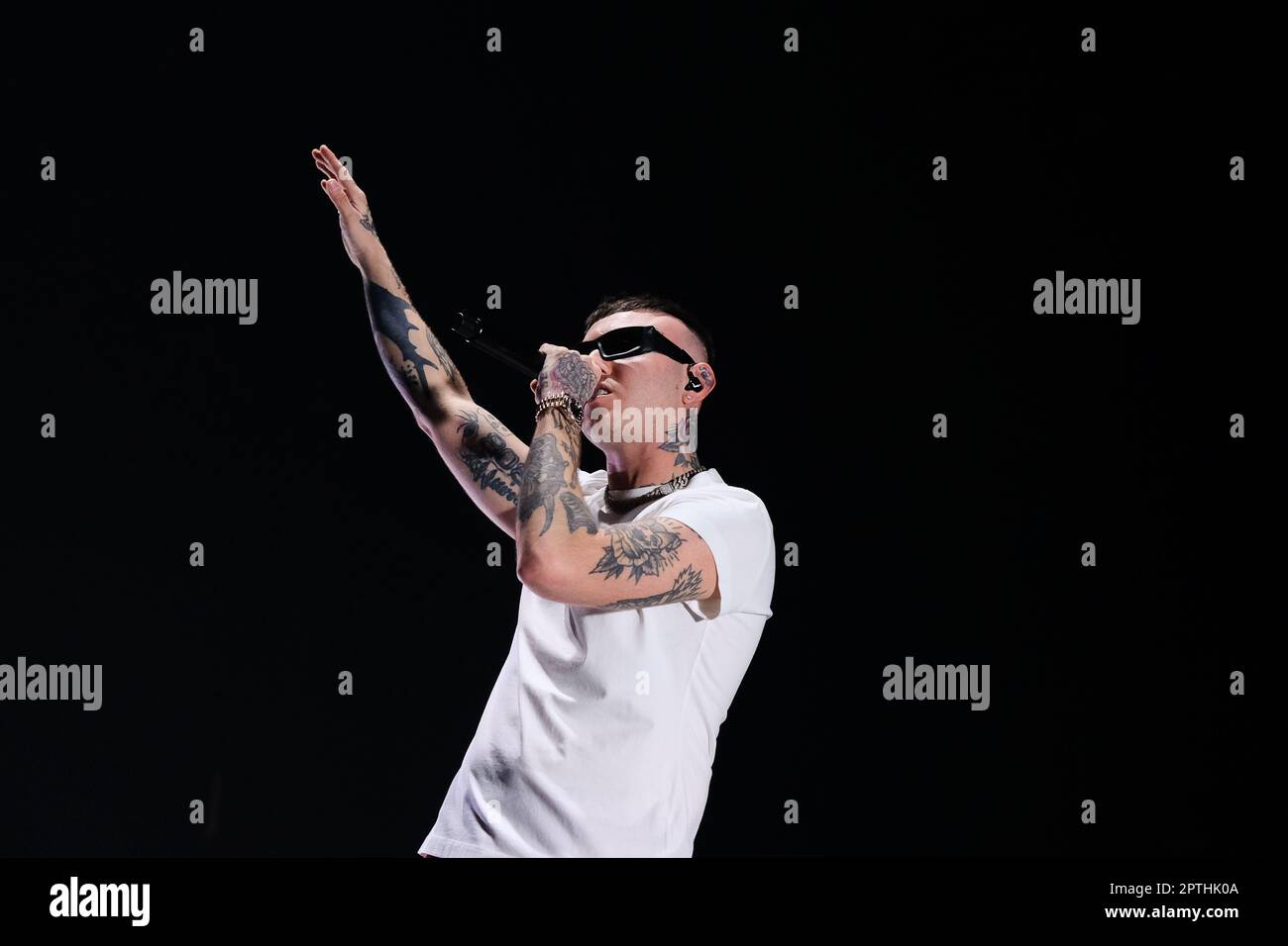 Lazza rapper -Fotos und -Bildmaterial in hoher Auflösung – Alamy