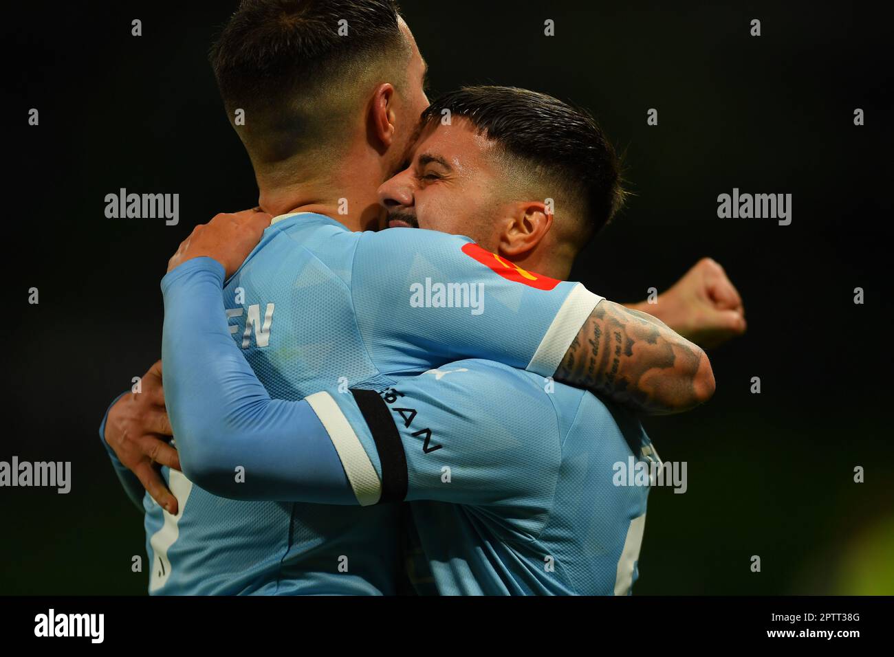 Marco tilio bejubelt das tor gegen sydney -Fotos und -Bildmaterial in ...