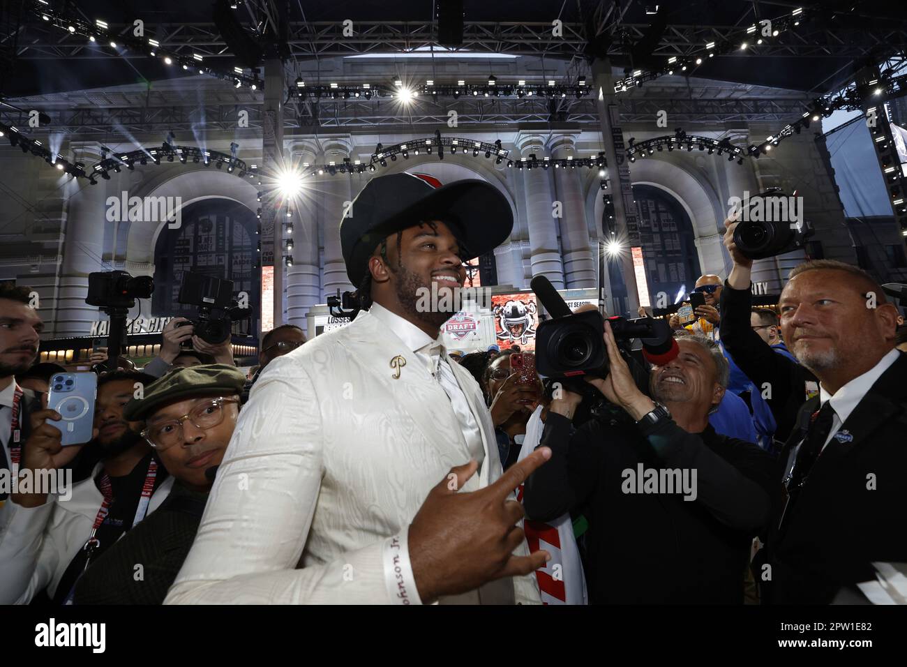 Ohio State Offensive tackle Paris Johnson Jr. poses with Arizona ... Ohio State Offensive tackle Paris Johnson Jr. poses with Arizona ...