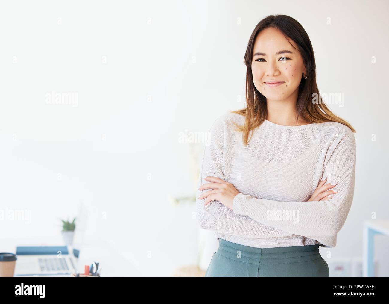 Ich habe diesen Vertrauensvorschuss gemacht. Eine attraktive junge Geschäftsfrau, die allein im ...