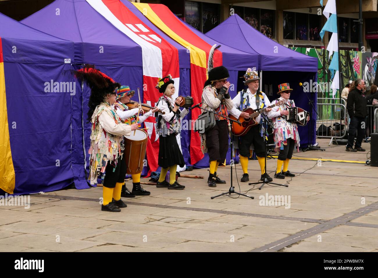 Saint George's Day Celebrations Derby 2023. Morris-Tänzer auf dem ...
