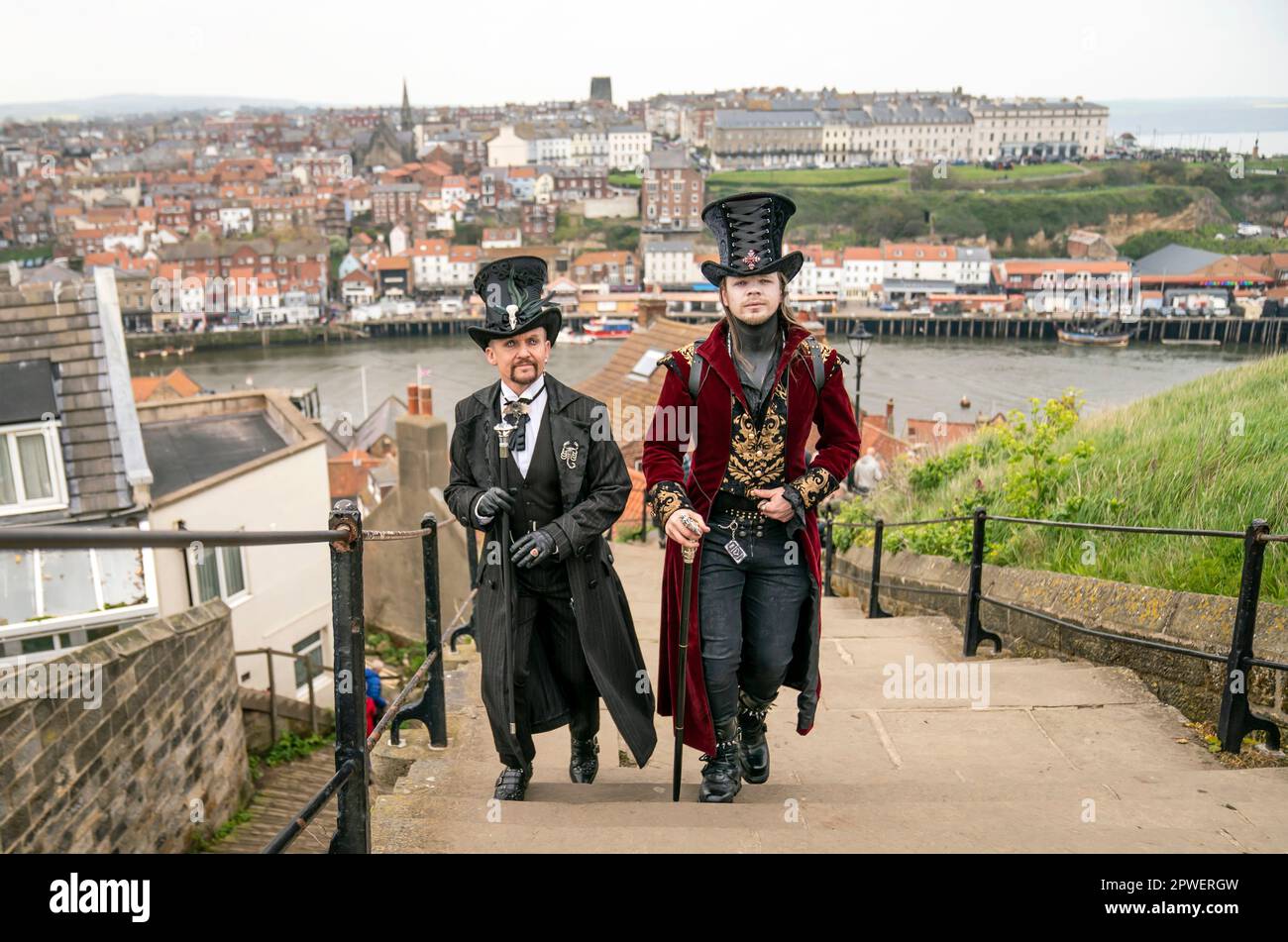 Das Whitby Goth Weekend in Whitby, Yorkshire, ist ein Besuch wert ...