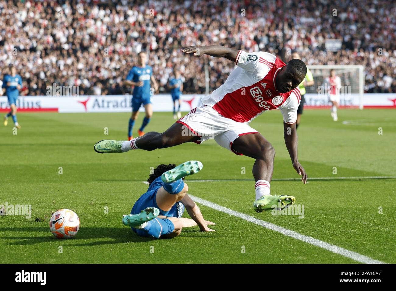 ROTTERDAM - (lr) Andre Ramalho von PSV Eindhoven, Brian Brobbey von Ajax während des FINALES DES ...