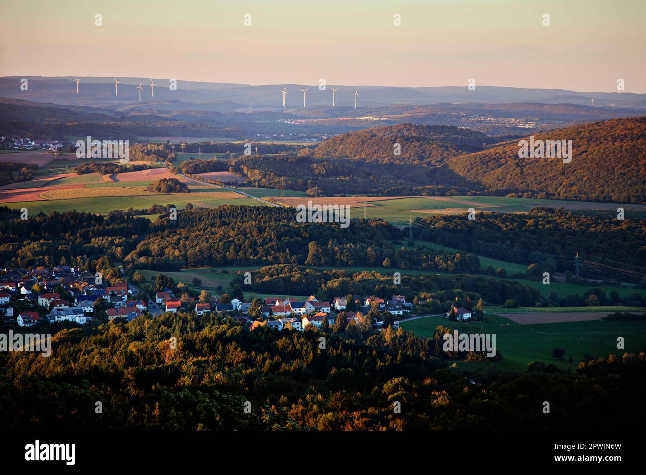 Blick vom Schaumberg-Turm auf Tholey und Umgebung, Saarland ...